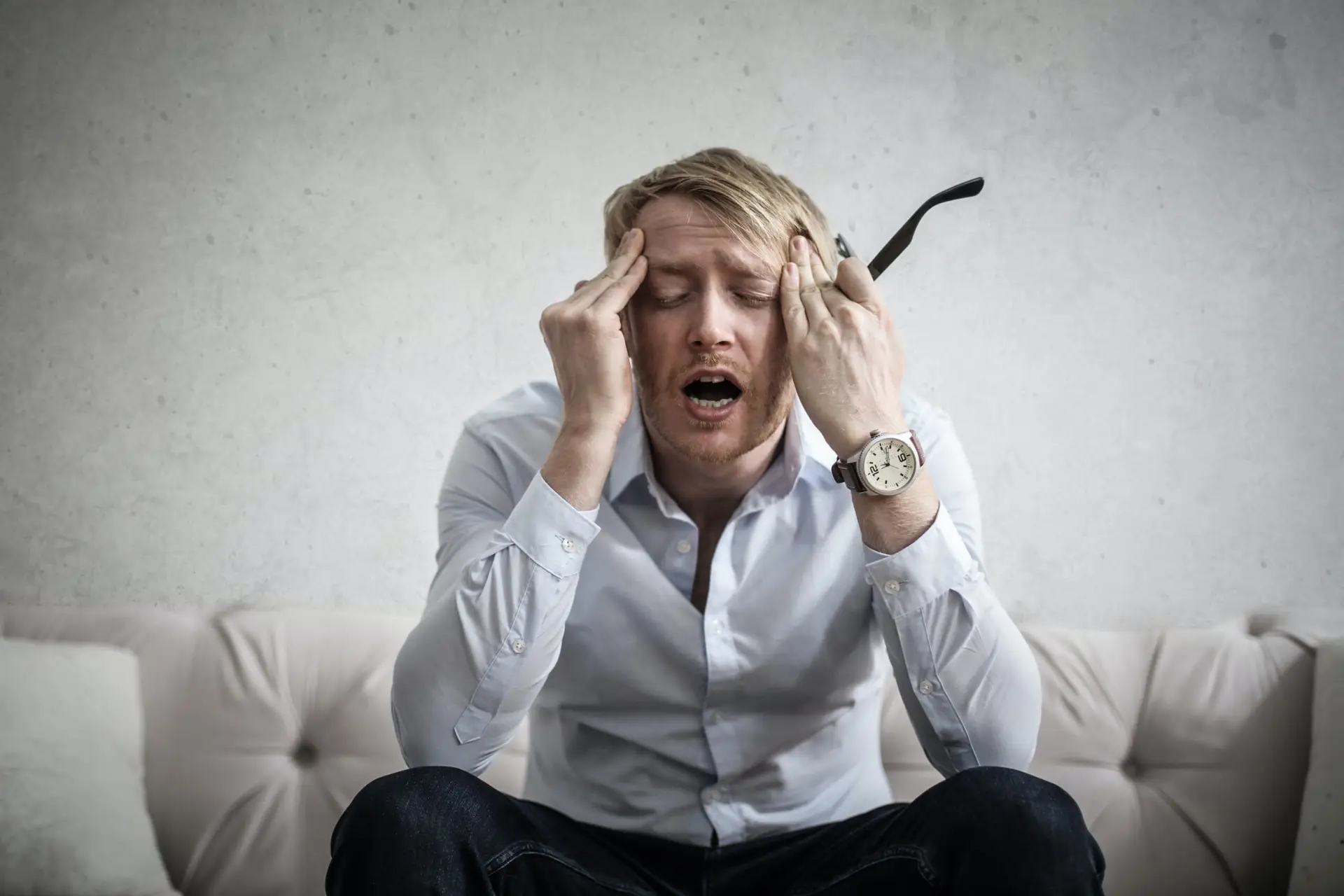 Can Headphones Cause Headaches? 3 Culprits - Headphones Pedia